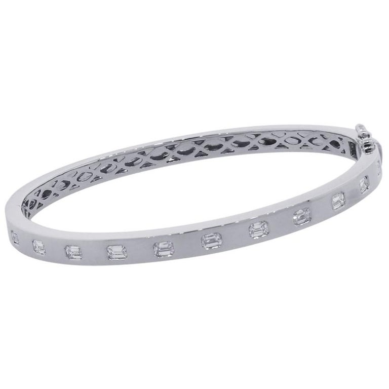Emerald Cut Diamond Bangle For Sale at 1stDibs