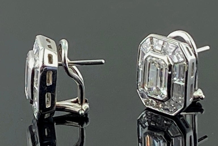 Emerald Cut Diamond Earrings set in Platinum. For Sale at 1stDibs