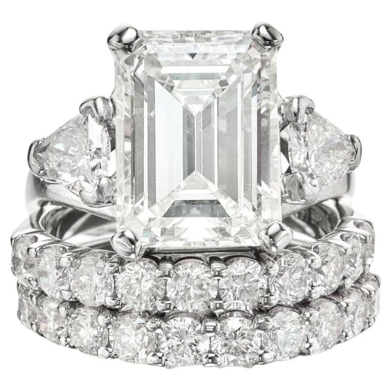 Customizable Emerald Cut Diamonds Engagement Ring Set For Sale at 1stDibs