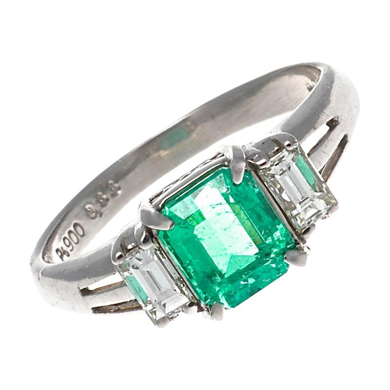 Emerald Diamond Platinum Ring For Sale at 1stDibs