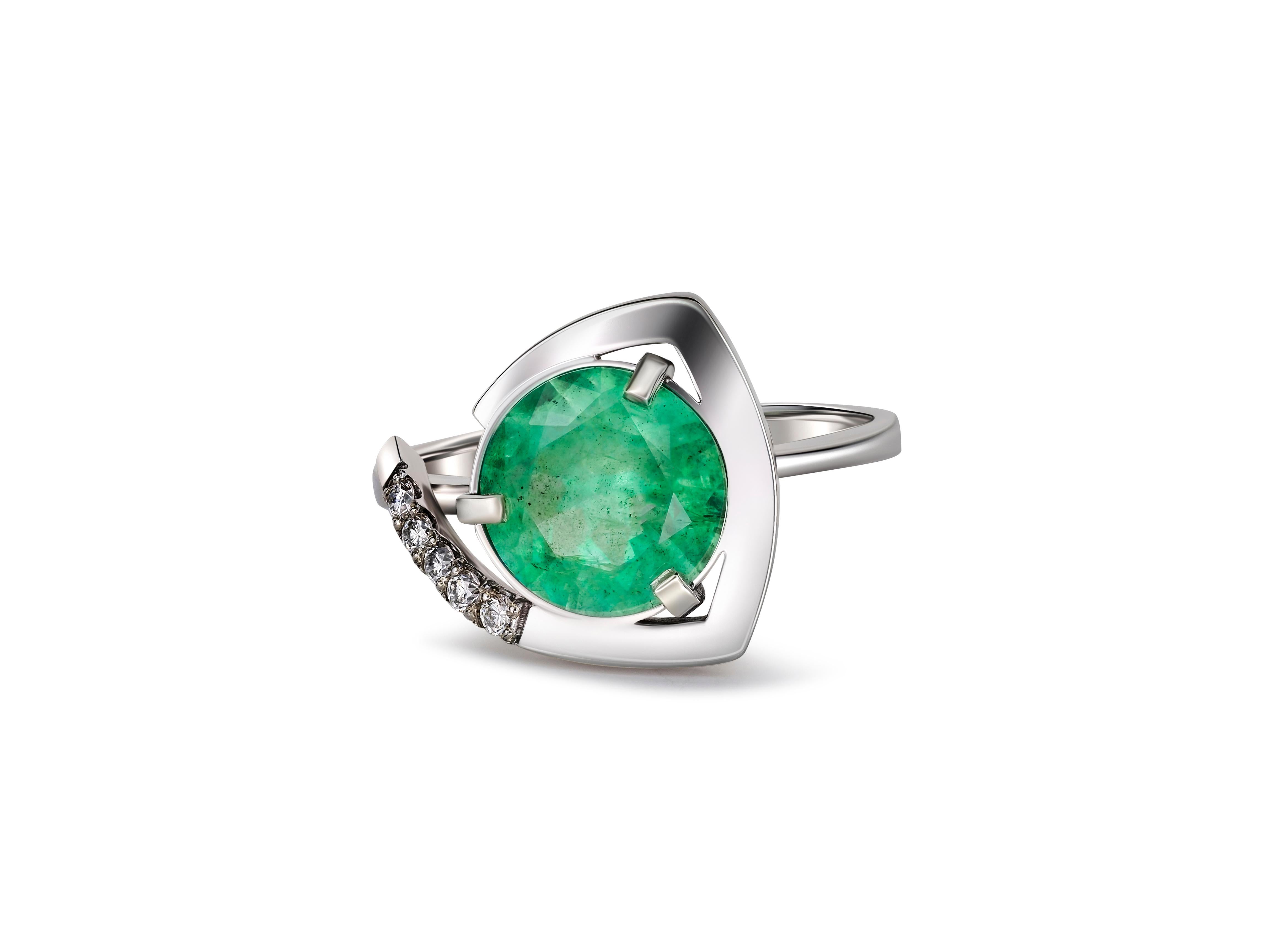 Emerald, Diamonds, 14 Karat White Gold, Round Shape Emerald Ring at ...