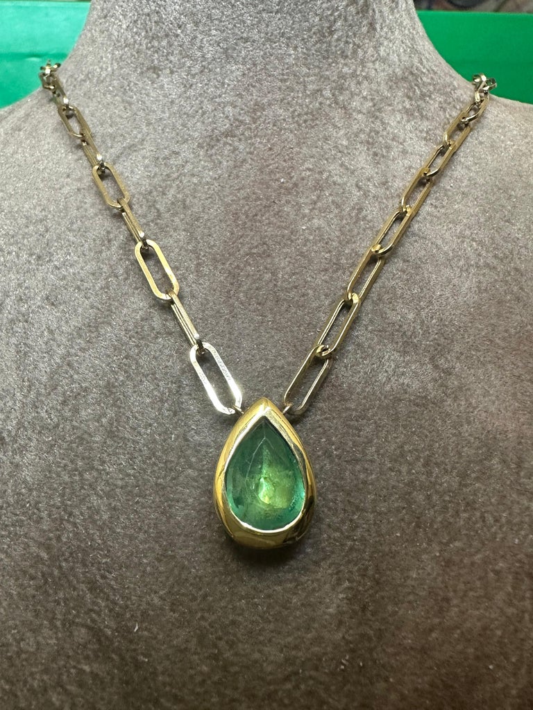 Emerald Drop Pear Shape 2.7 Carats Paper Clip Necklace For Sale at 1stDibs