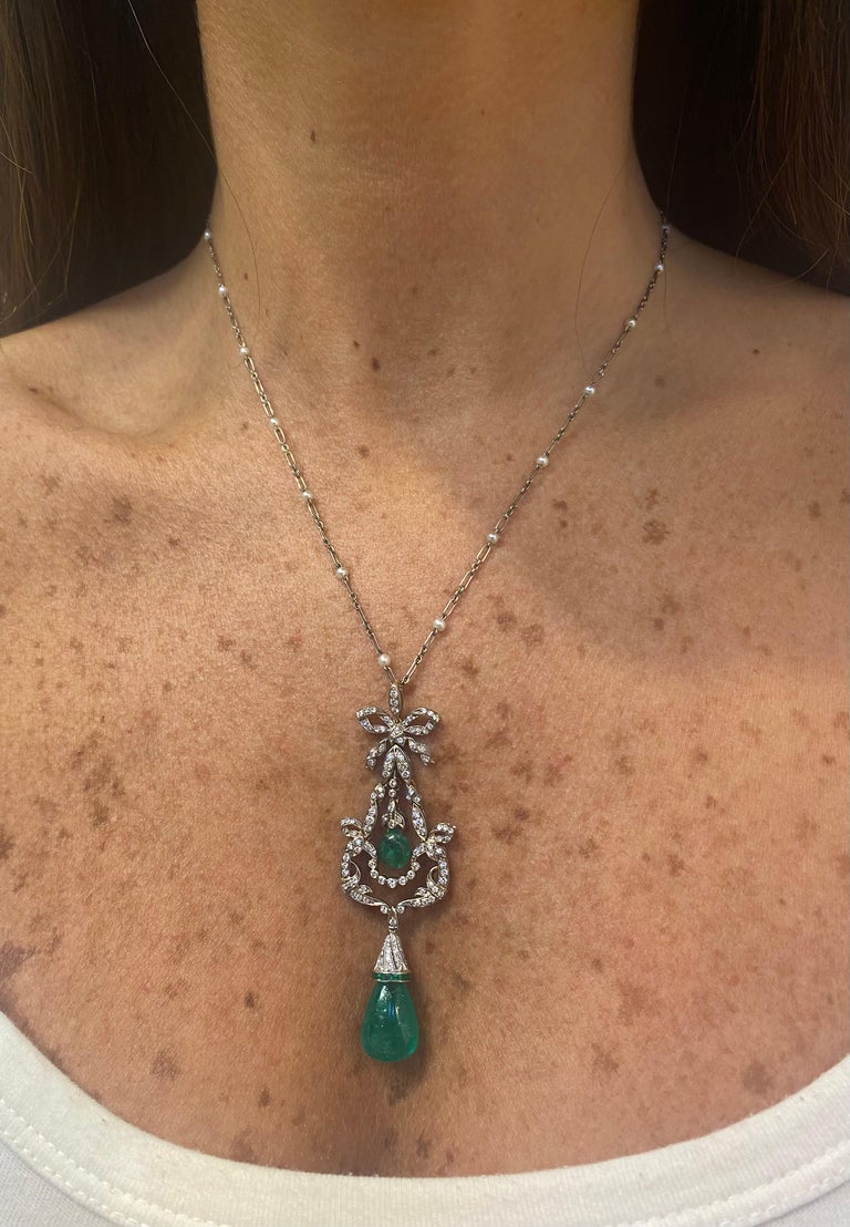 Emerald Drop Pendant Necklace For Sale at 1stDibs