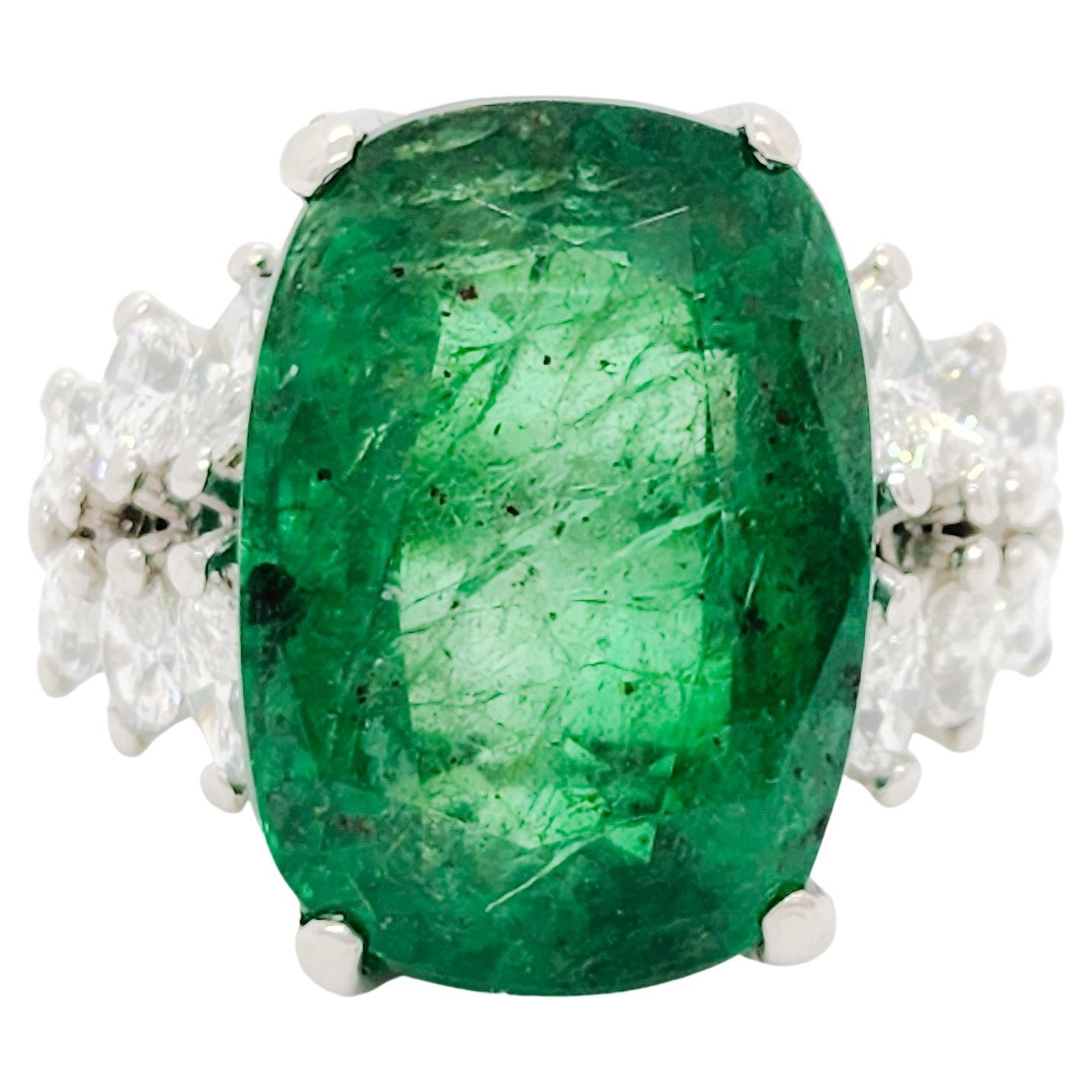 Oval Shape Emerald and Round Shape Diamond Ring in 18K White Gold For ...