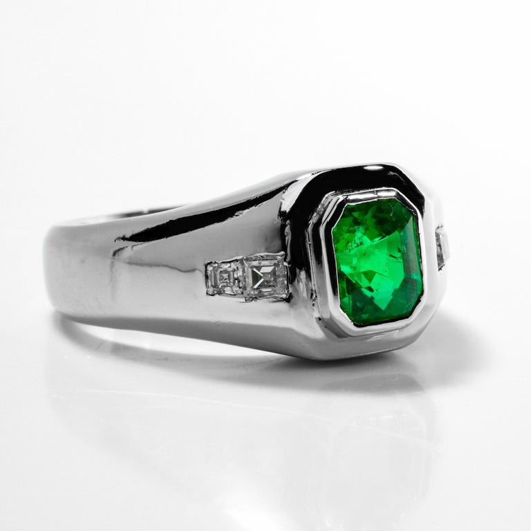 Men's Emerald Ring with Diamonds in Platinum For Sale at 1stDibs