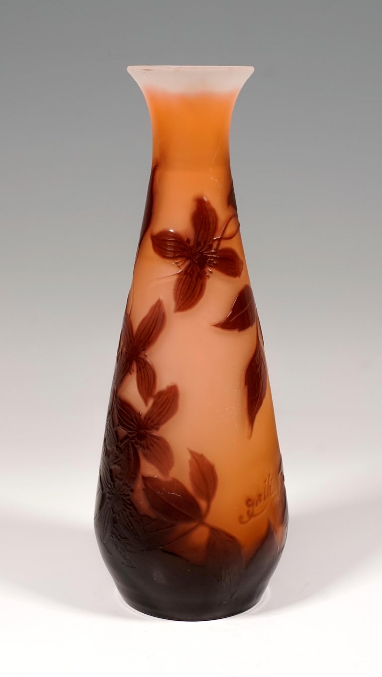 Vase en forme de Flacon de style Art Nouveau Gall avec décor de ...