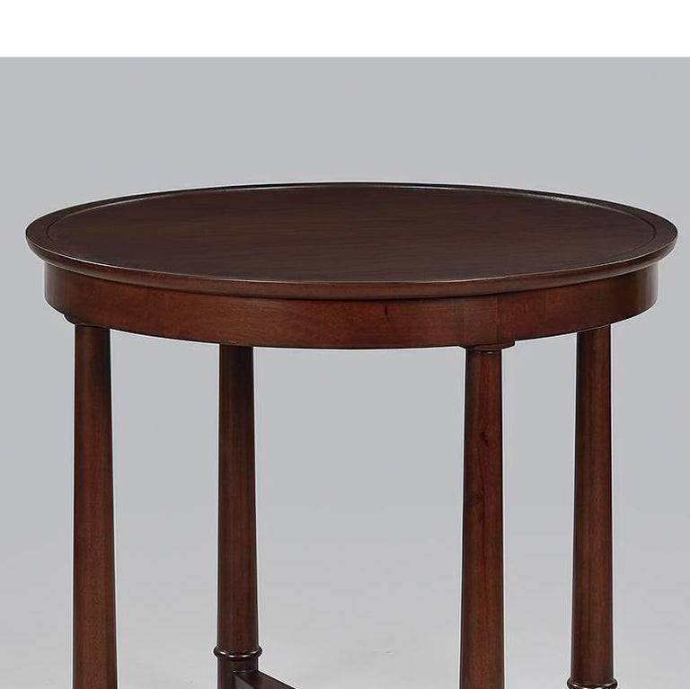 Table d'appoint ronde de style Empire, finition en acajou En vente sur ...
