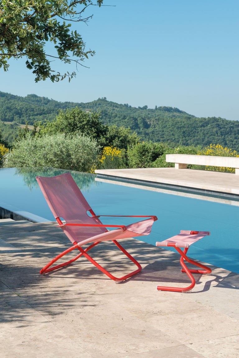 Emu-Tex and Steel EMU Snooze Deck Chair For Sale at 1stDibs