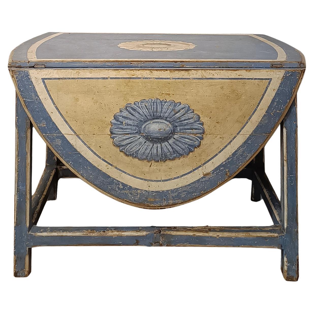 END OF 17th-EARLY 18th CENTURY PAINTED OPENABLE TABLE For Sale at 1stDibs