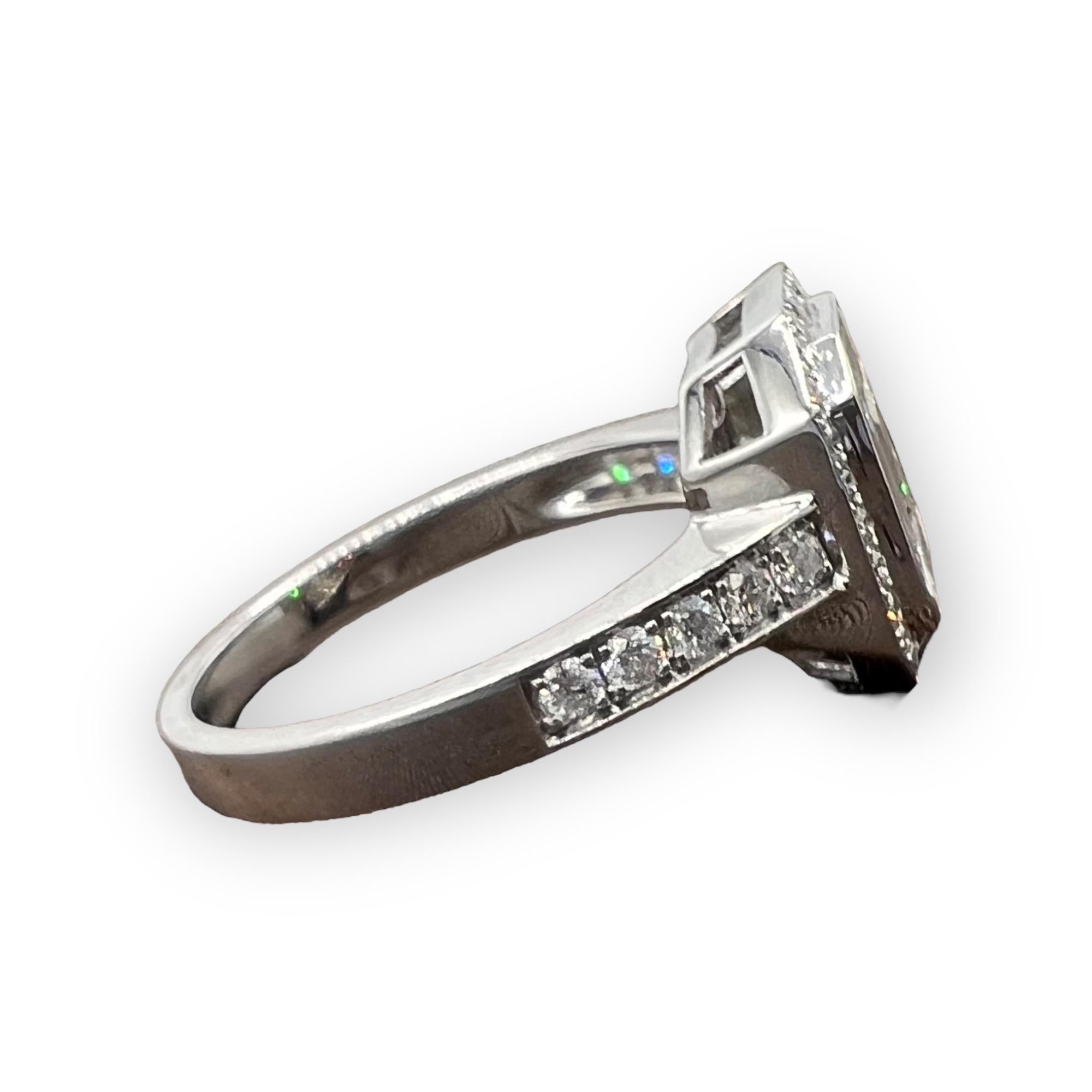 Engagement Ring 18 Carat Gold, Set with Calibrated Diamonds and Diamond ...