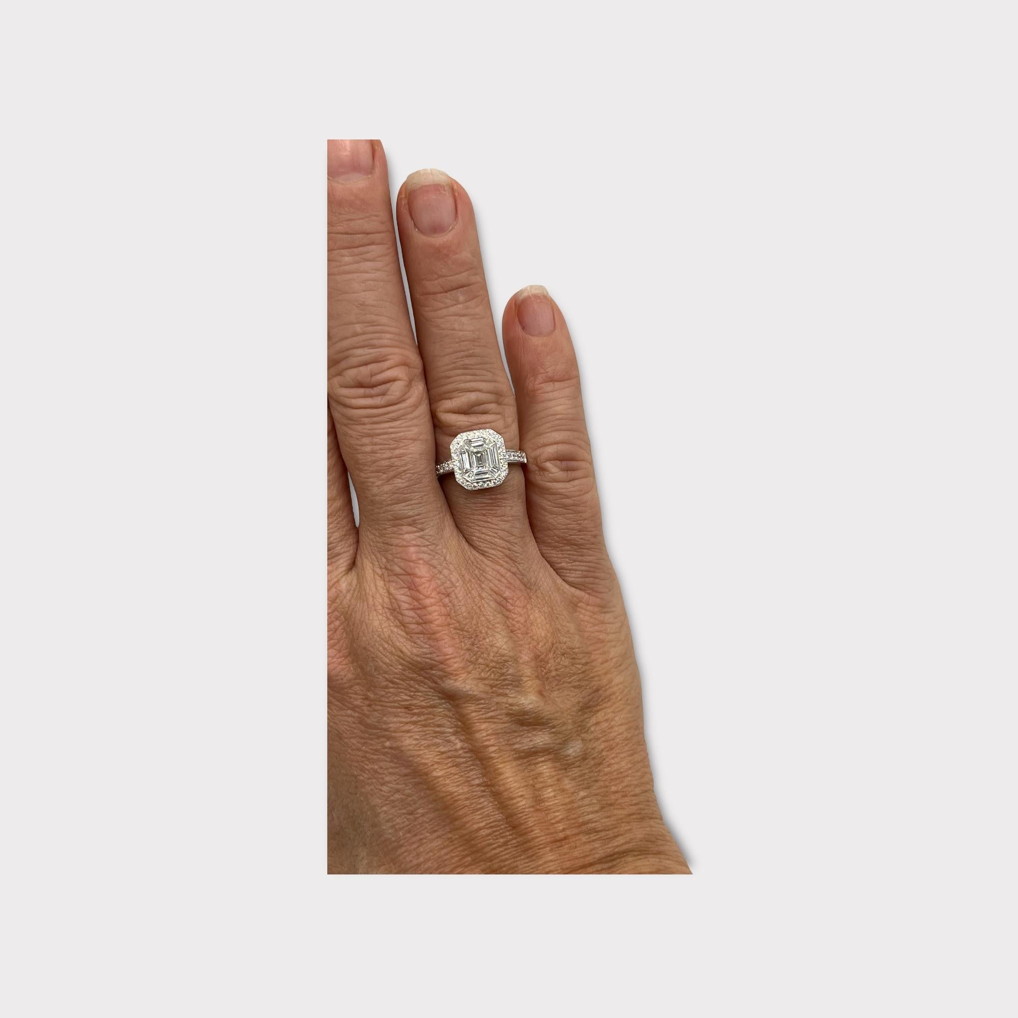Engagement Ring 18 Carat Gold, Set with Calibrated Diamonds and Diamond ...
