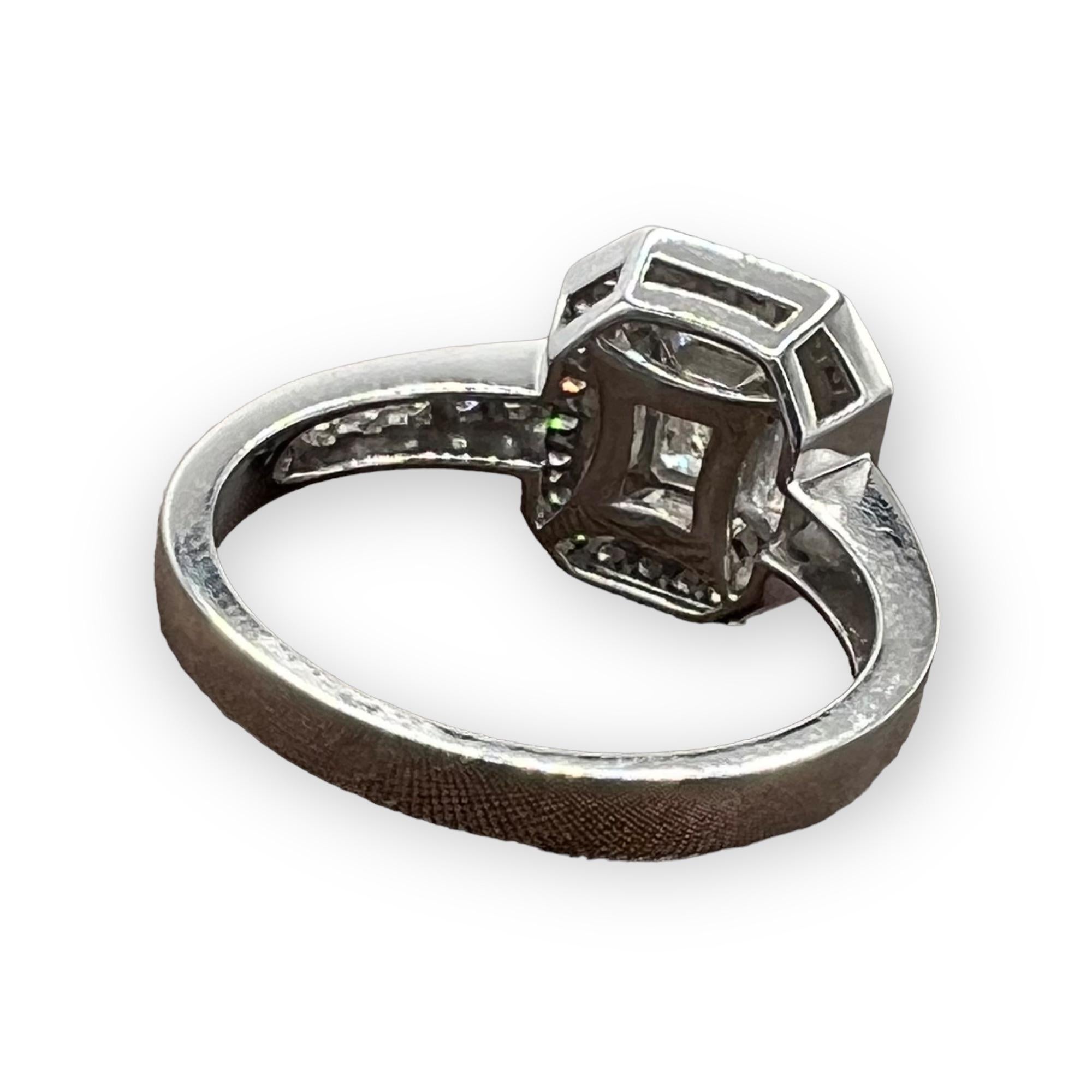 Engagement Ring 18 Carat Gold, Set with Calibrated Diamonds and Diamond ...