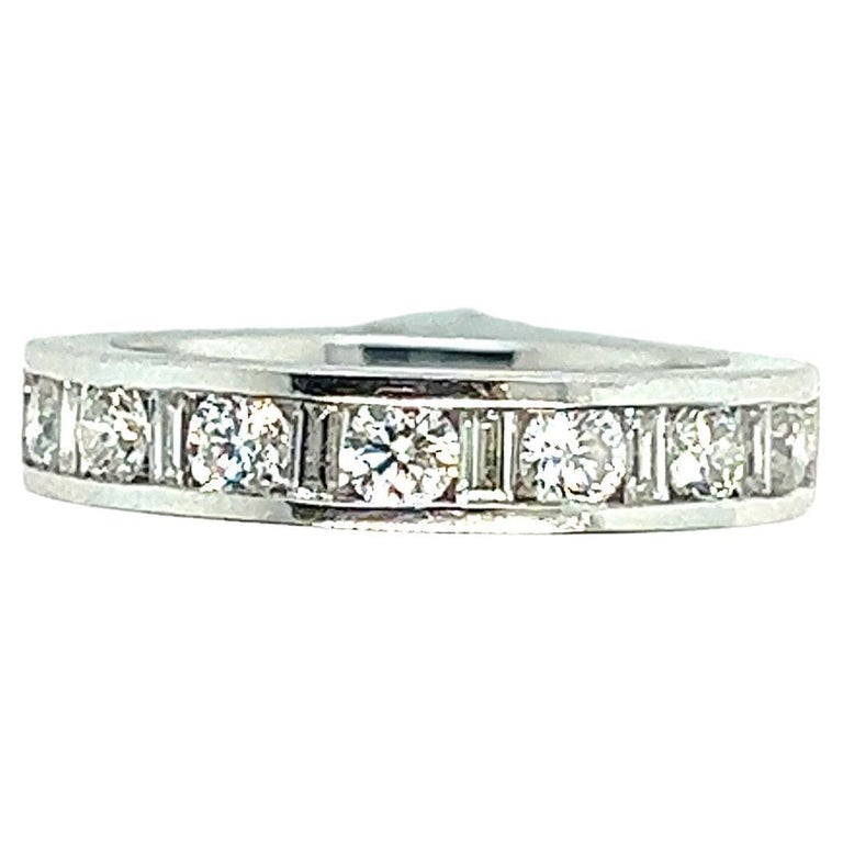 Engagement Ring with 15 Diamonds 1.00 Carats White Gold For Sale at 1stDibs