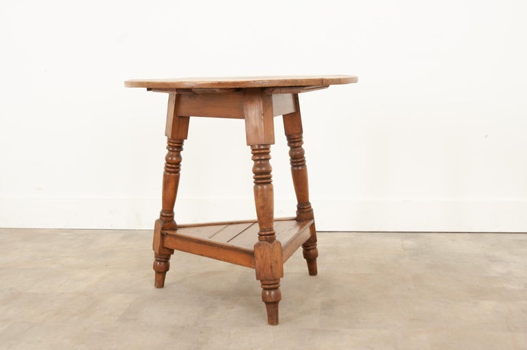 English 19th Century Pine Cricket Table For Sale at 1stDibs