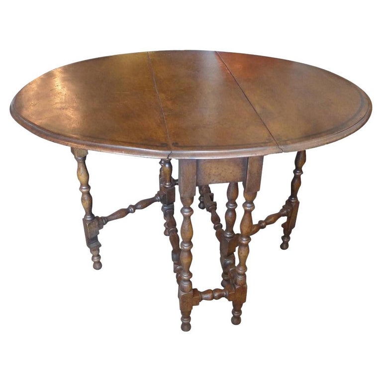 English 19th Century Walnut Gate-Leg, Drop-Leaf Oval Table with Turned ...