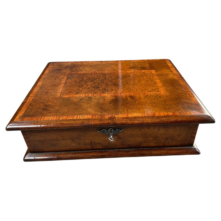 English Antique Burr Maple and Tulip Lace Box For Sale at 1stDibs