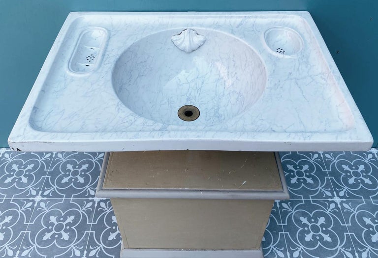 English Antique Marble Effect Basin For Sale at 1stDibs