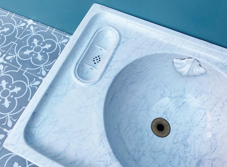 English Antique Marble Effect Basin For Sale at 1stDibs