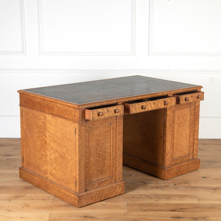 English Bird's-Eye Maple Desk For Sale at 1stDibs
