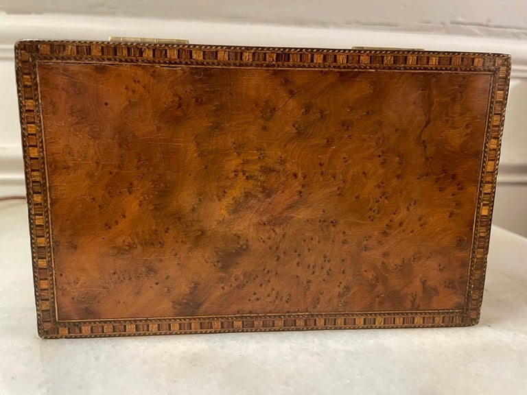 English Burl Wood Veneered Box with Inlaid Borders For Sale at 1stDibs
