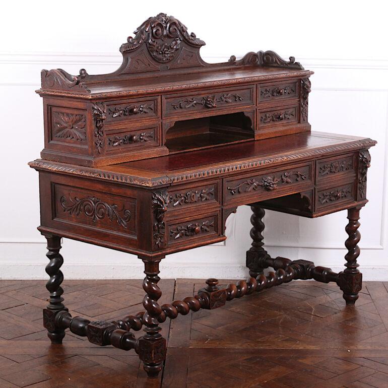 English Carved Oak Renaissance Revival Desk For Sale at 1stDibs