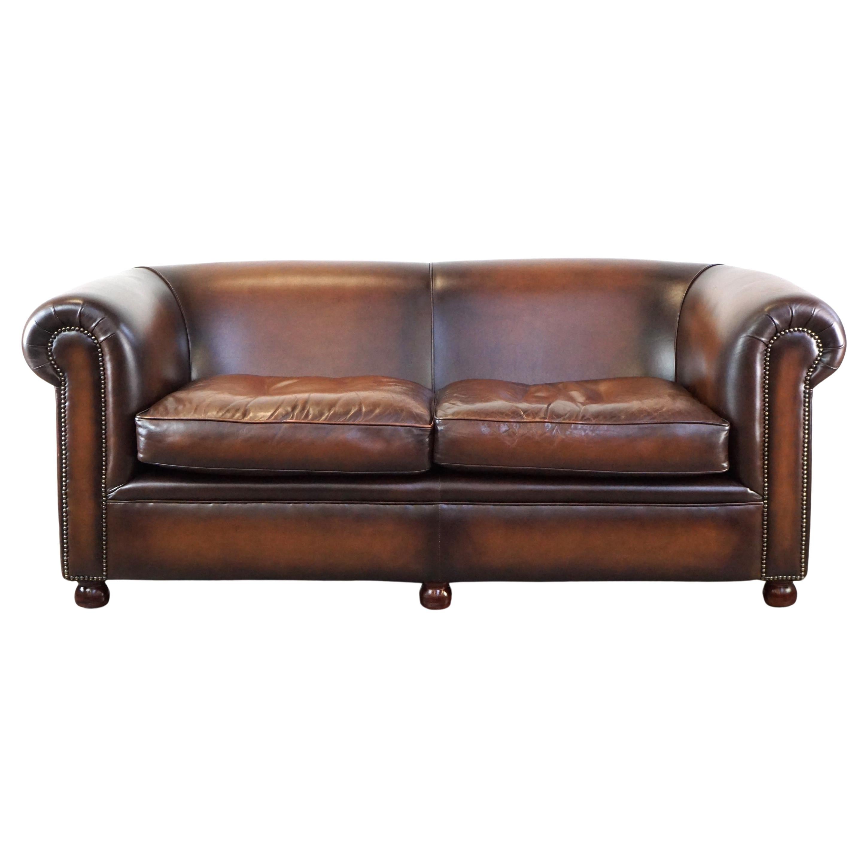 Sturdy 2.5 seater cow leather Chesterfield sofa in a beautiful moss ...