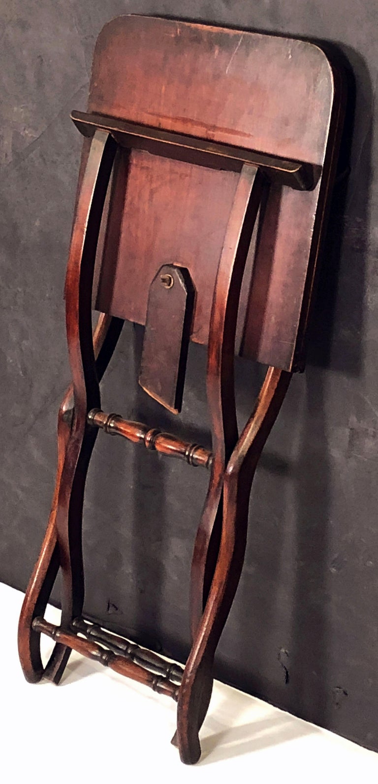 English Coaching Table with Serpentine Legs of Mahogany For Sale at 1stDibs