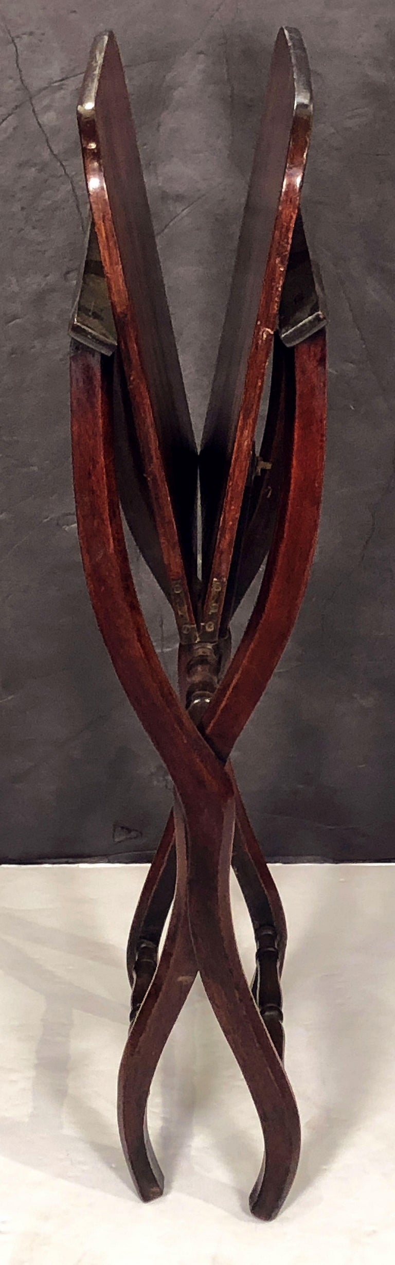 English Coaching Table with Serpentine Legs of Mahogany For Sale at 1stDibs