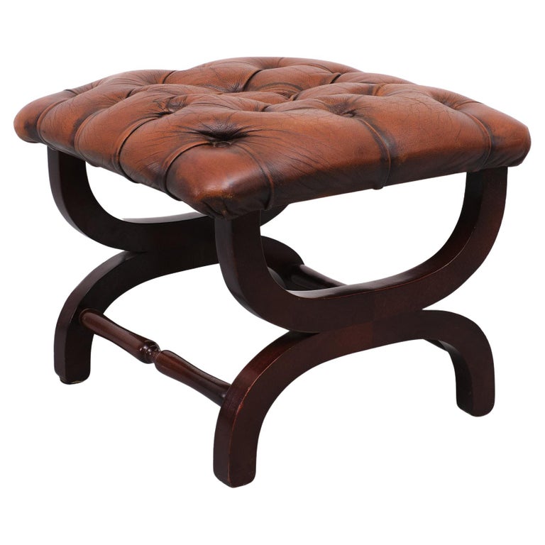 English Country House Style Padded Leather Ottoman For Sale at 1stDibs