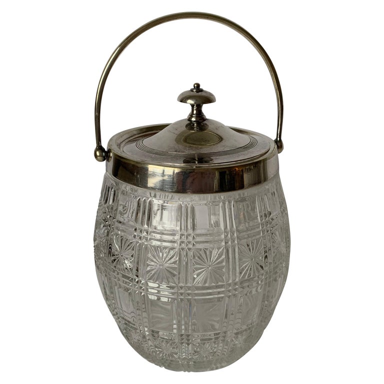 Baril de biscuit anglais en verre taillé et en argent En vente sur 1stDibs
