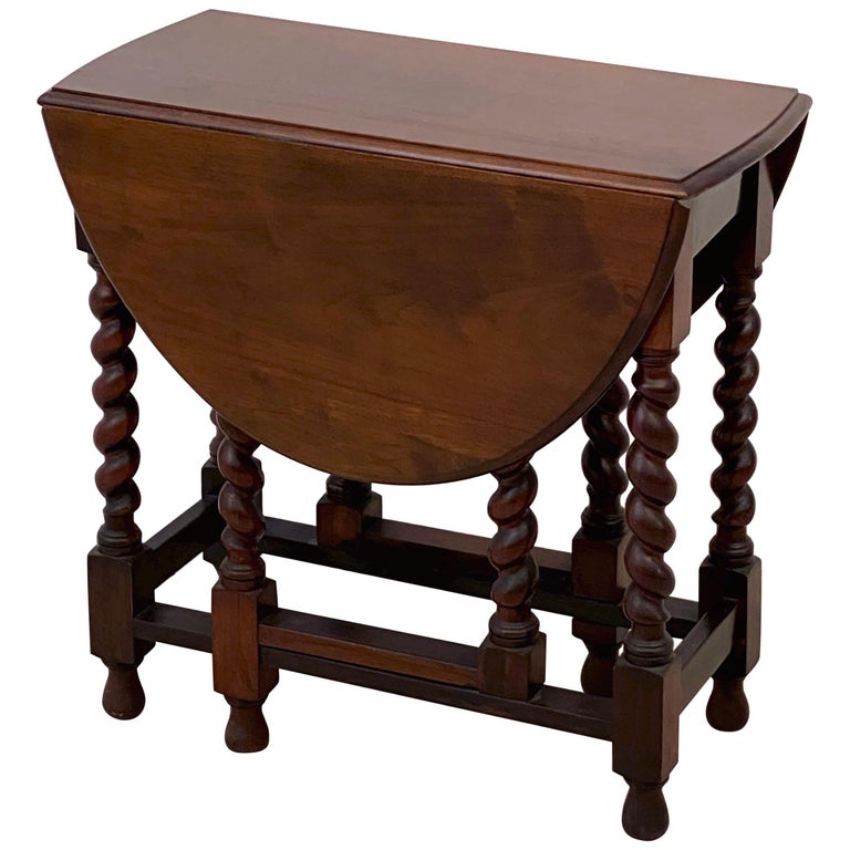 English Drop-Leaf Gate-Leg Table of Oak at 1stDibs
