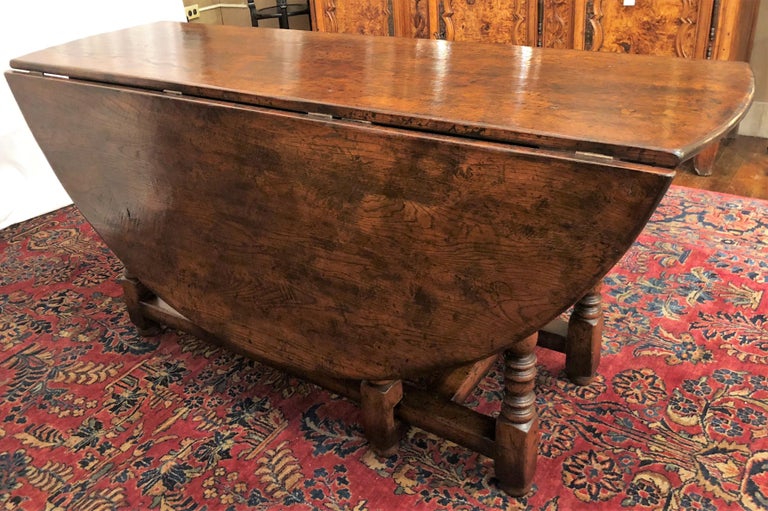 English Drop-Leaf Yew Wood Round Table For Sale at 1stDibs