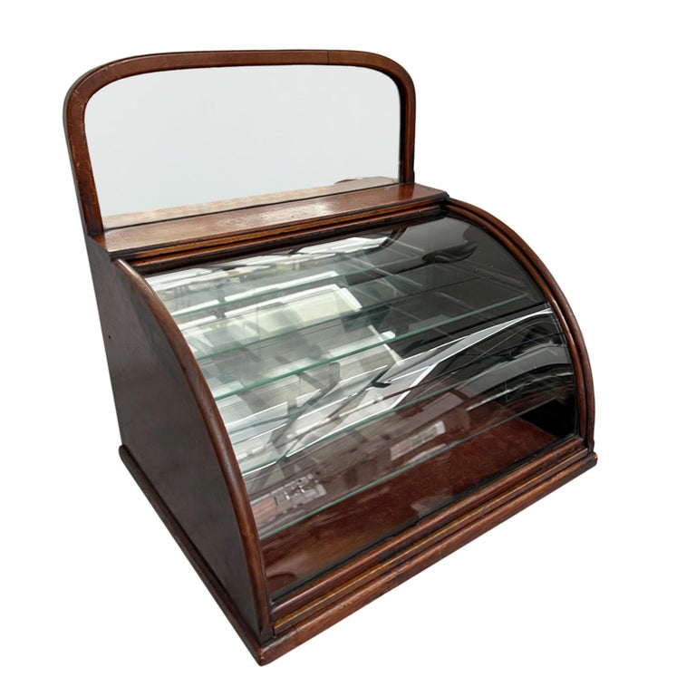 English Early 20th Century Shop Display Box For Sale at 1stDibs