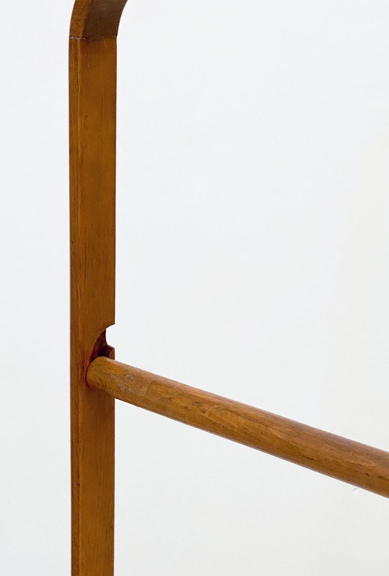 English Gentleman's Valet Stand of Oak For Sale at 1stDibs