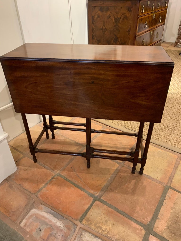 English George III Mahogany Spider Leg Table For Sale at 1stDibs