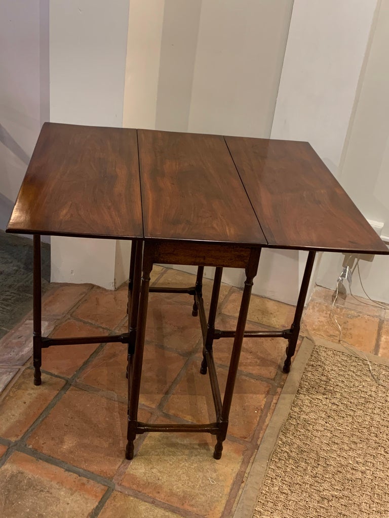 English George III Mahogany Spider Leg Table For Sale at 1stDibs