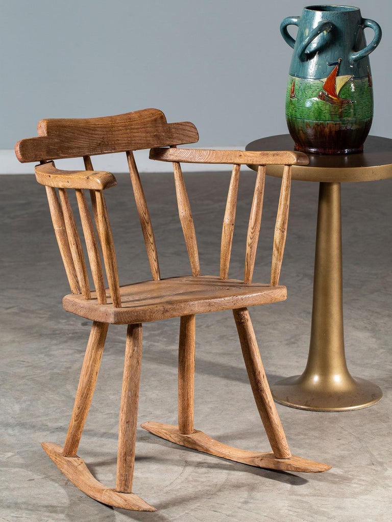 English Georgian Period Oak Rocking Chair, circa 1820 For Sale at 1stDibs