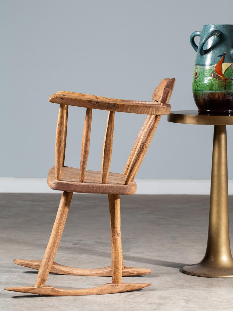 English Georgian Period Oak Rocking Chair, circa 1820 For Sale at 1stDibs