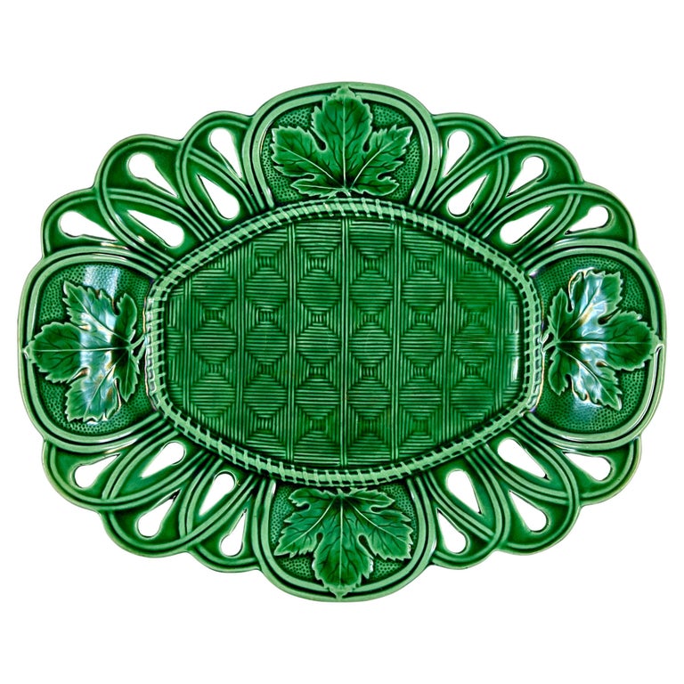 English Greenware Majolica Fretwork Basketweave Maple Leaf Server, Vide ...