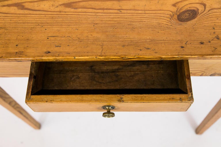 English Heart Pine Side Table at 1stDibs