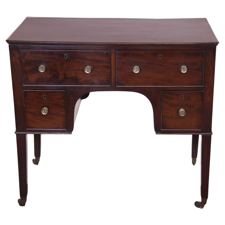 English Hepplewhite Small Sideboard For Sale at 1stDibs