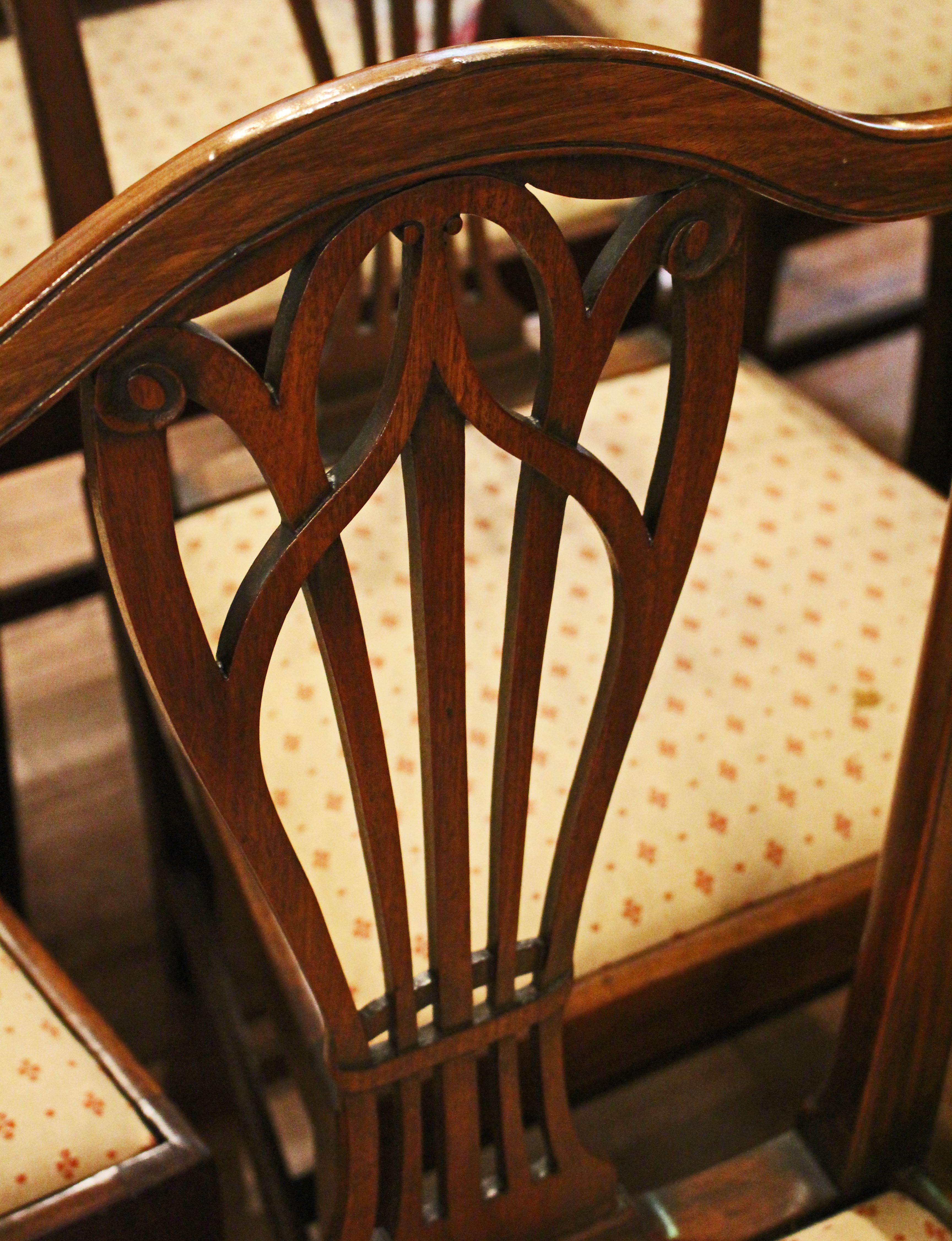 English Hepplewhite Style Dining Chairs, Set of Eight For Sale at 1stDibs