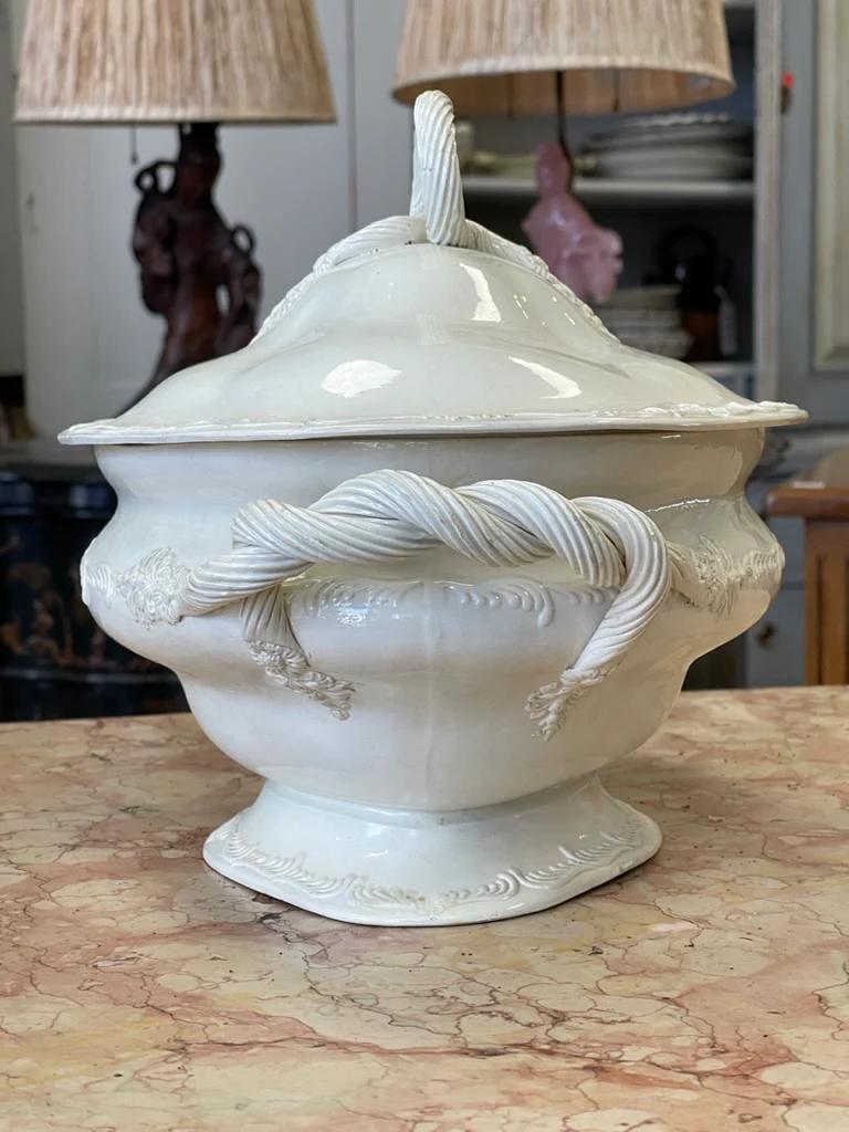 English Leeds Creamware Tureen and Cover, c. 1800 For Sale at 1stDibs