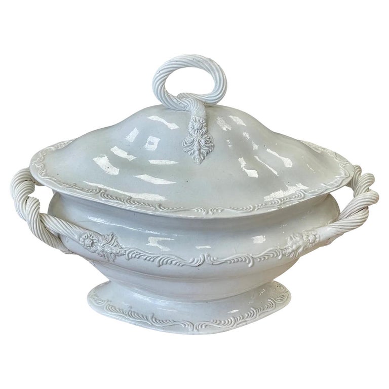 English Leeds Creamware Tureen and Cover, c. 1800 For Sale at 1stDibs
