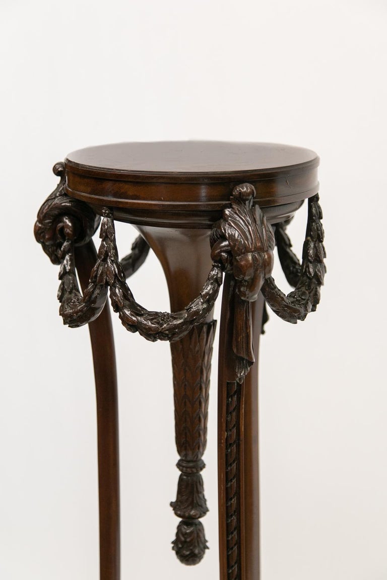 English Mahogany Carved Fern Stand For Sale at 1stDibs