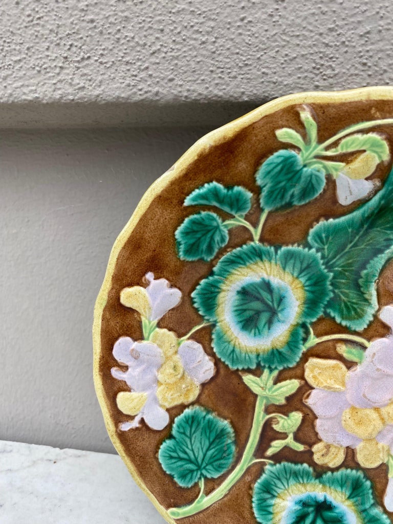 English Majolica Geranium Plate, circa 1880 For Sale at 1stDibs