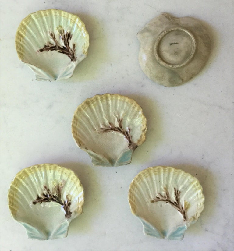 English Majolica Shell Butter Pat, circa 1880 For Sale at 1stDibs