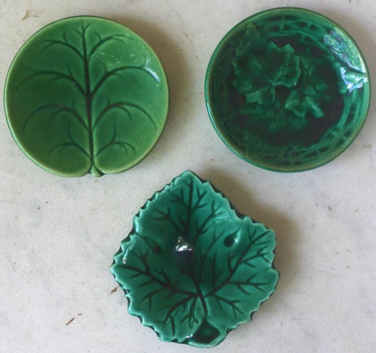 English Majolica Shell Butter Pat, circa 1880 For Sale at 1stDibs