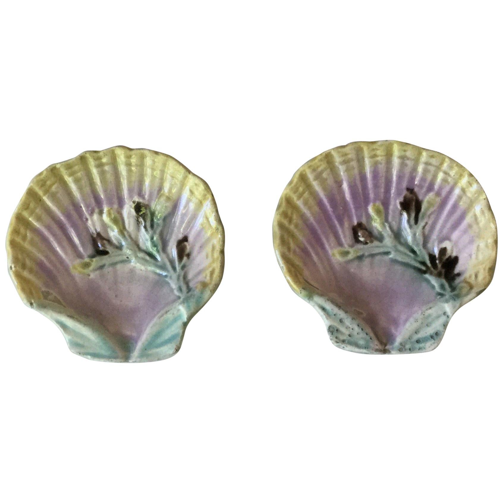 English Majolica Shell Butter Pat, circa 1880 For Sale at 1stDibs
