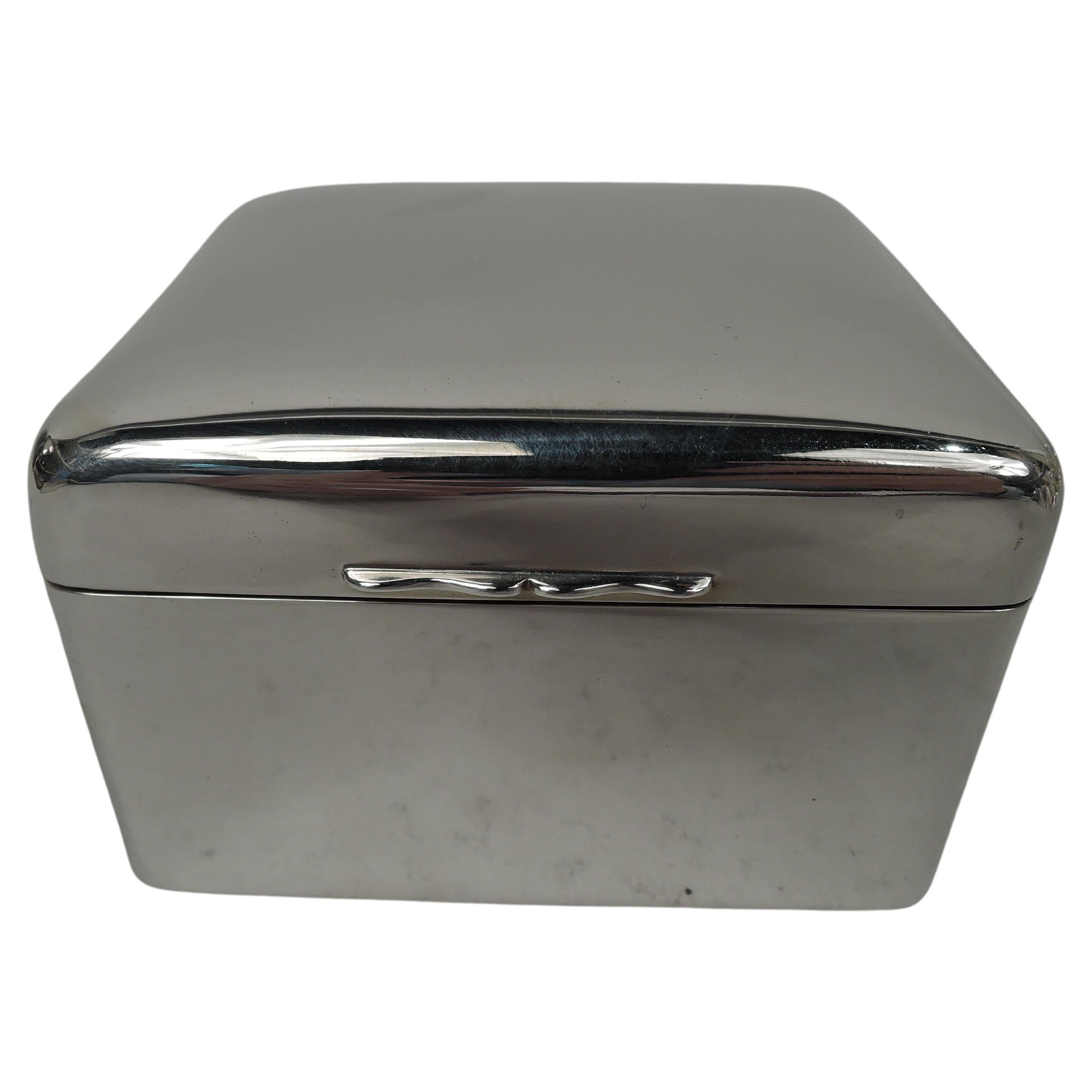 English Modern Sterling Silver Box, 1922 For Sale at 1stDibs